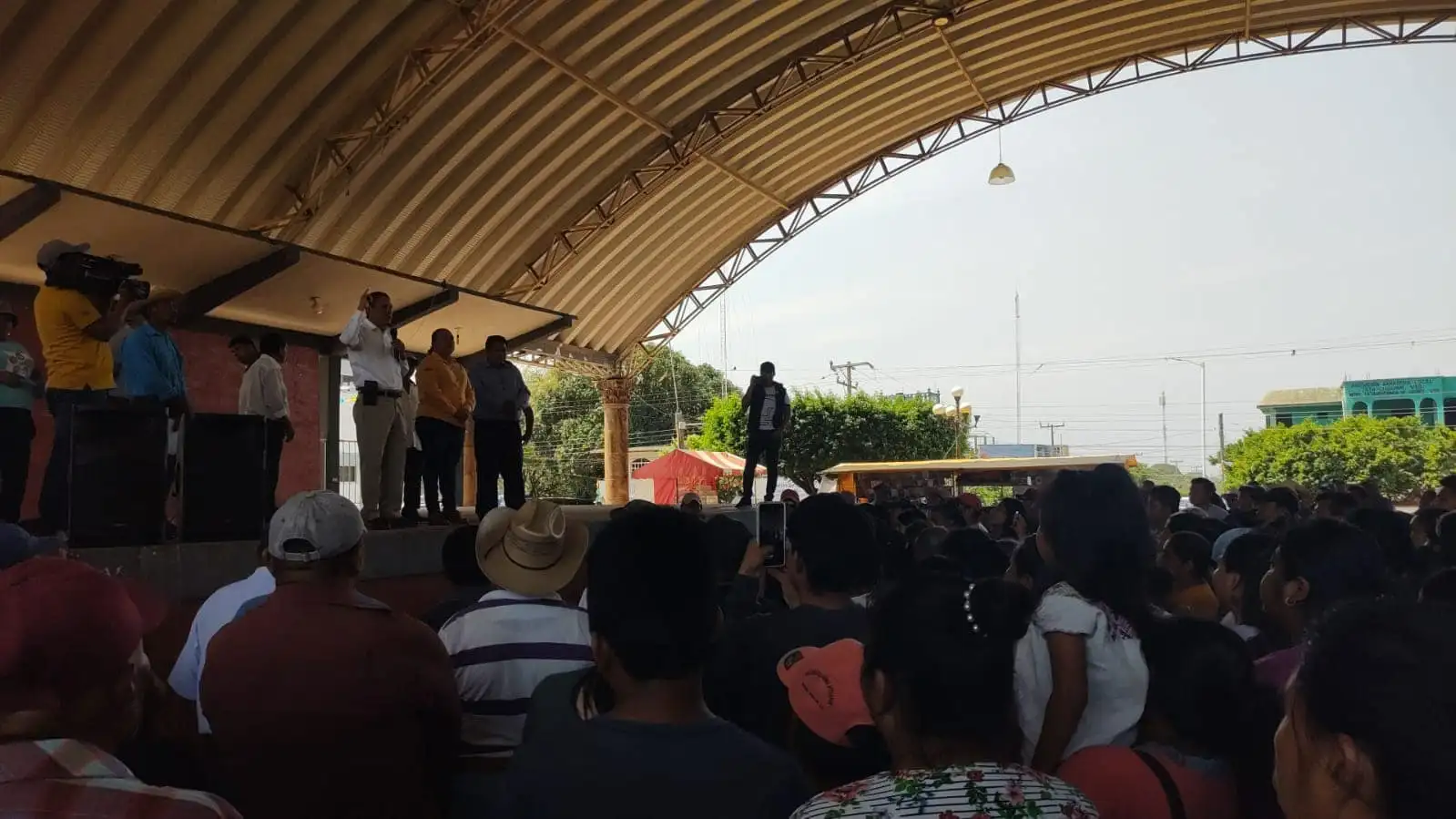 Ejidatarios de Tatahuicapan piden 4 mdp a Coatza y Cosolea para ...